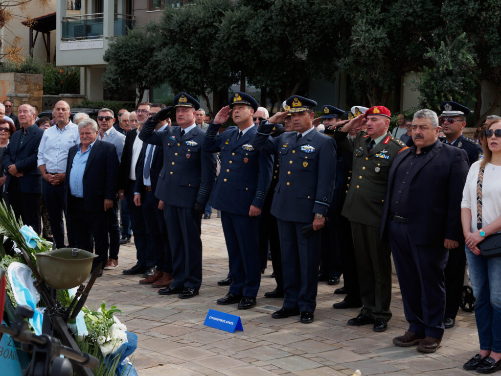 ΕΑΑΑ/Παρ. Χανίων-ΤΕΛΕΤΗ ΜΝΗΜΗΣ ΣΤΟ ΜΝΗΜΕΙΟ ΠΕΣΟΝΤΩΝ ΑΕΡΟΠΟΡΙΑΣ ΣΤΑ ...